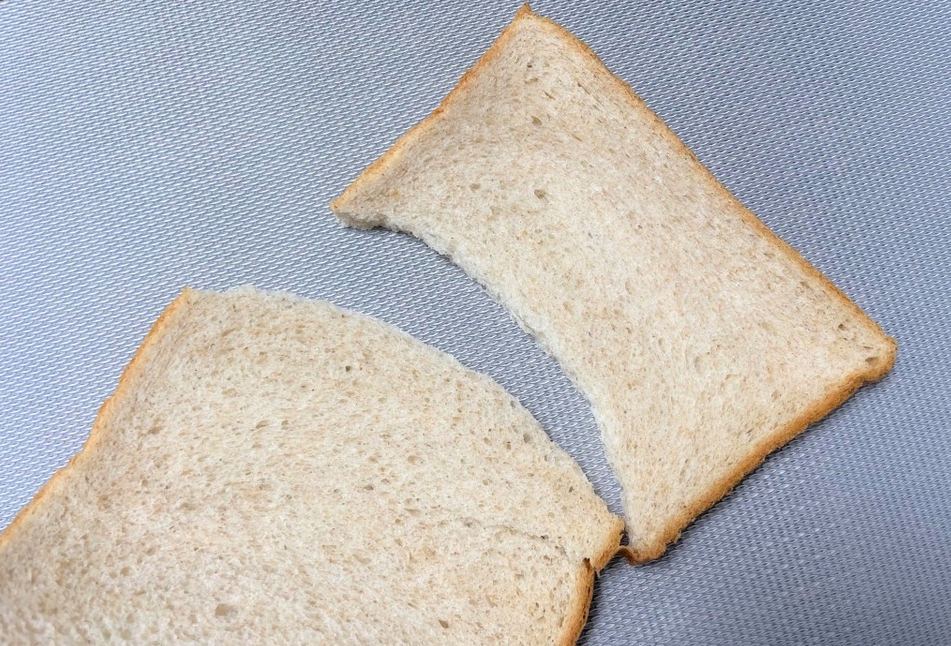 We try out a revolutionary product: long, looooong Japanese sandwich ...