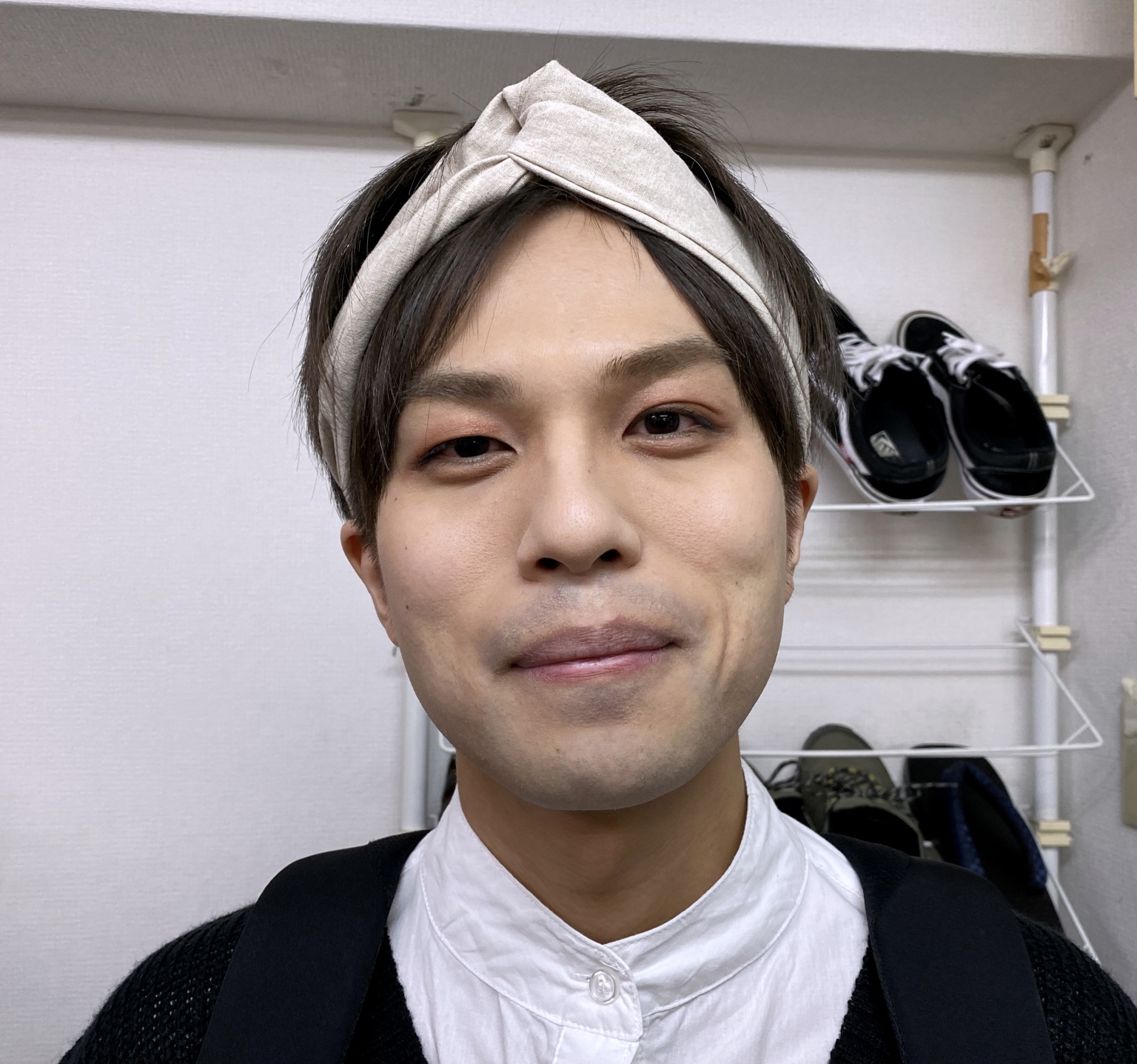 9 middle-aged Japanese men try putting on their own makeup | SoraNews24 ...