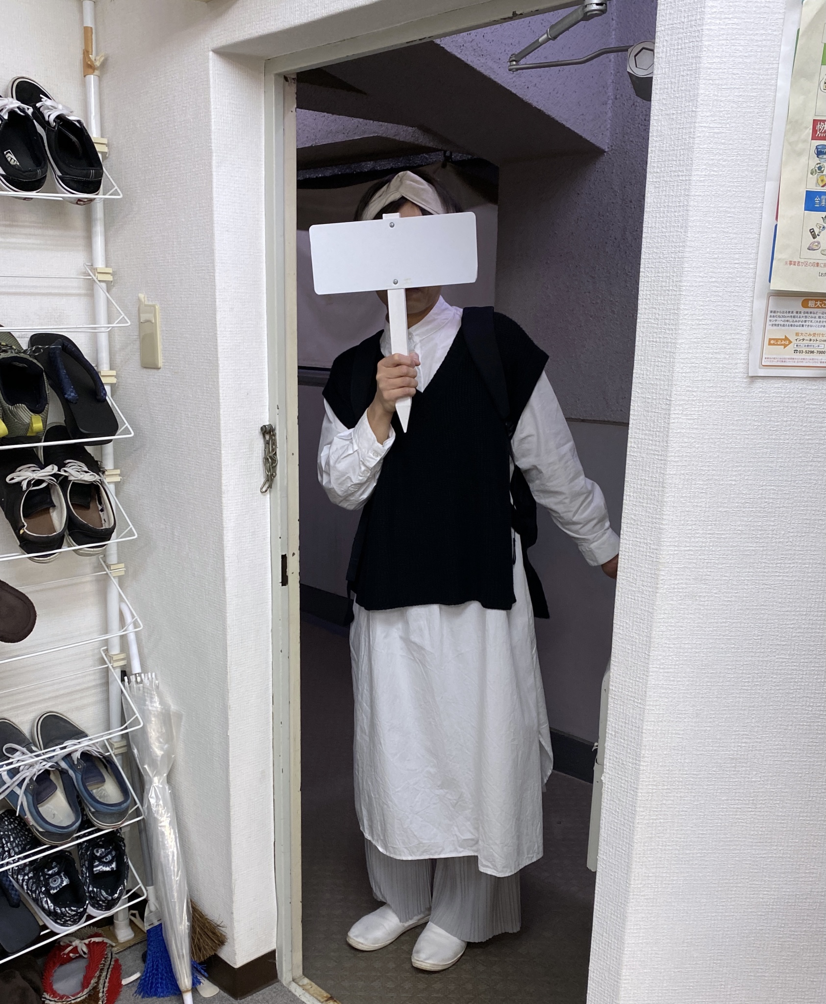 9 middle-aged Japanese men try putting on their own makeup | SoraNews24 ...