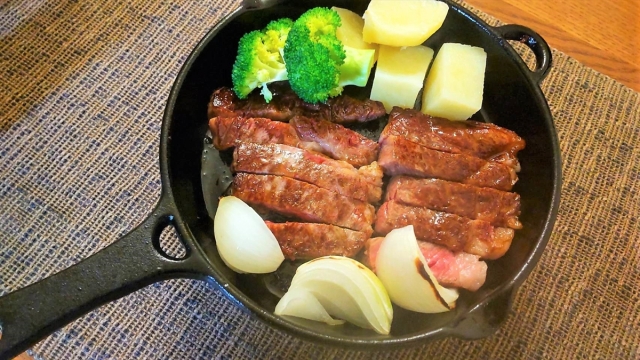 Japanese vending machine serves up Wagyu beef steaks in the countryside ...