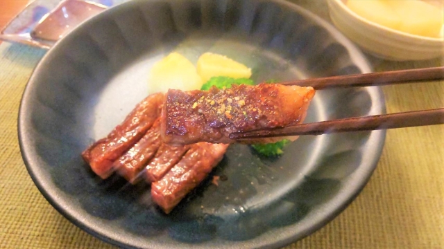 Japanese vending machine serves up Wagyu beef steaks in the countryside ...
