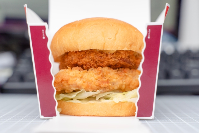 KFC Japan creates new fried chicken eating gloves to keep grease off ...