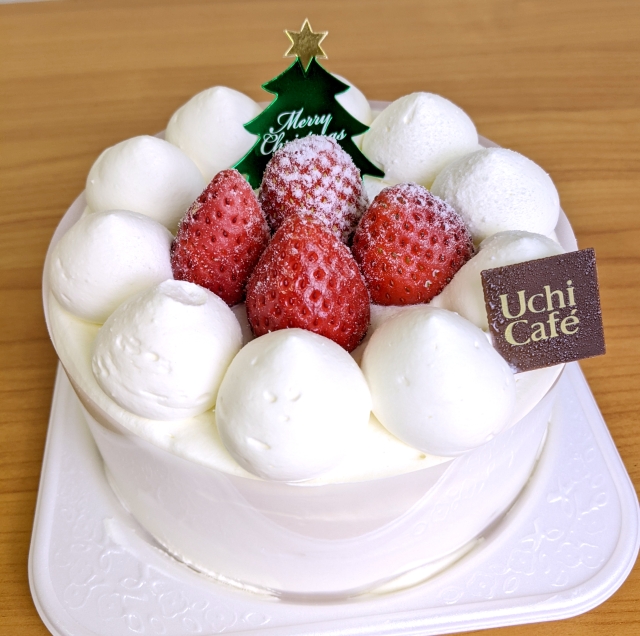Which convenience store sells the best Japanese Christmas cakes ...