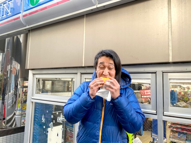 Which Japanese convenience store sells the best pizza bun?【Taste test ...