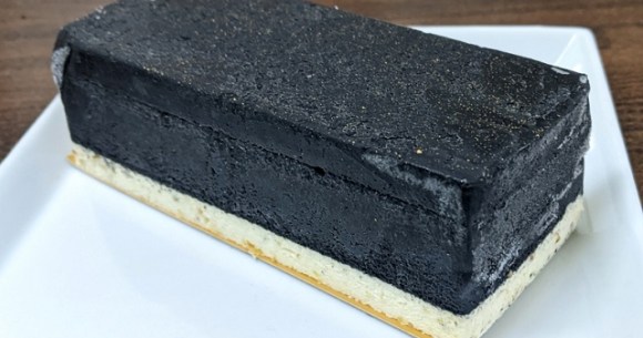 Roasted nori seaweed cake might be a dessert even more Japanese than ...