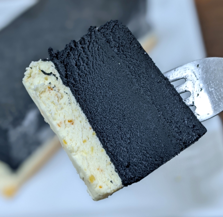 Roasted nori seaweed cake might be a dessert even more Japanese than ...