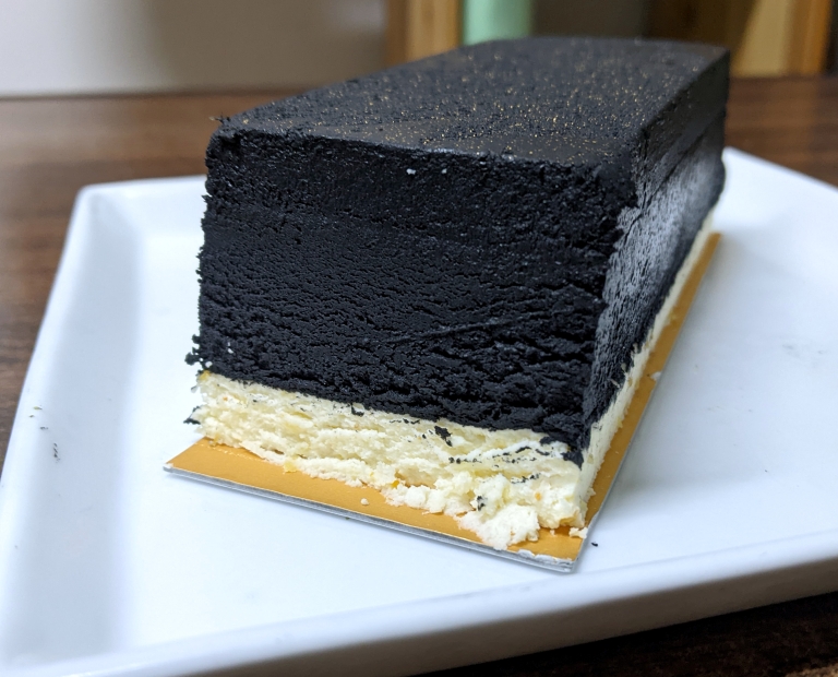 Roasted nori seaweed cake might be a dessert even more Japanese than ...