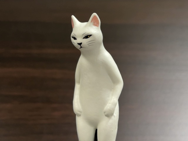 Cats bowing in apology is Japan’s latest weird gacha capsule toy ...