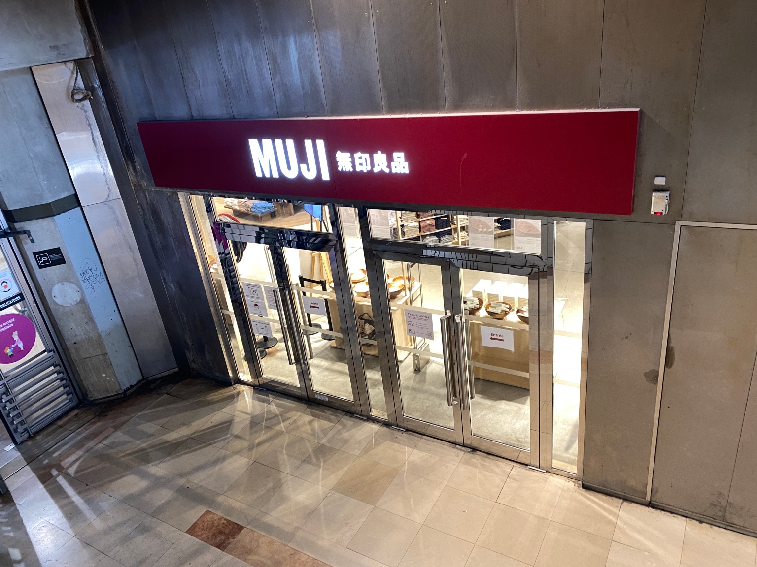 We visit the Paris branch of Muji in search for some minimalist ...