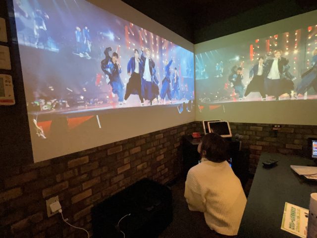 Japanese karaoke rooms become live concert venues for otaku and ...