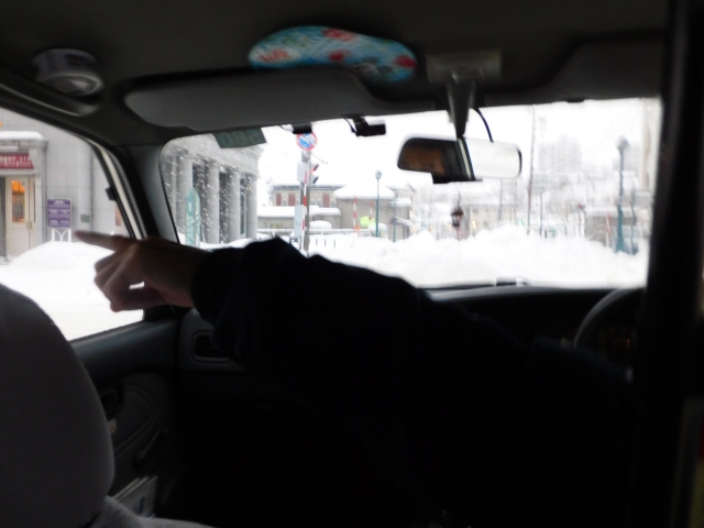 “Hey, Japanese taxi driver, take us to the best seafood joint in Otaru ...