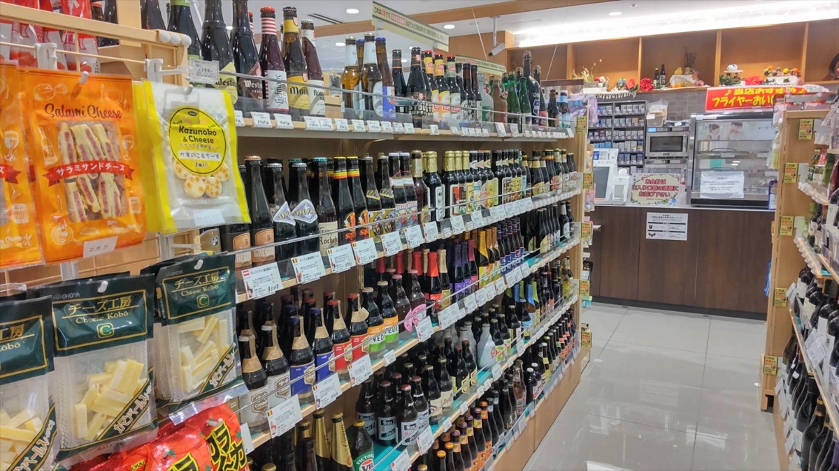 A paradise for beer lovers — Yokohama combini has over 300 different ...