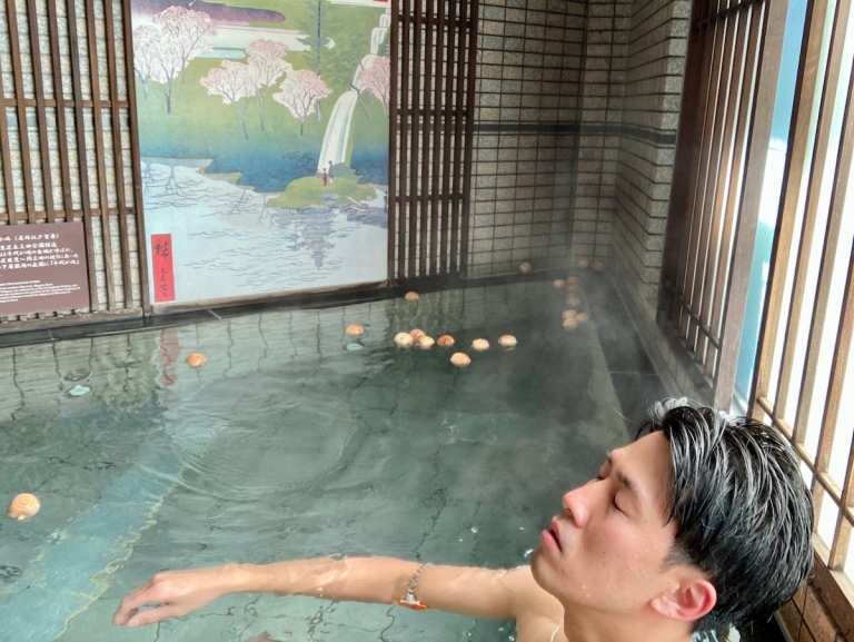 Tokyo hotel lets your rent out entire Japanese bath facility, become ...