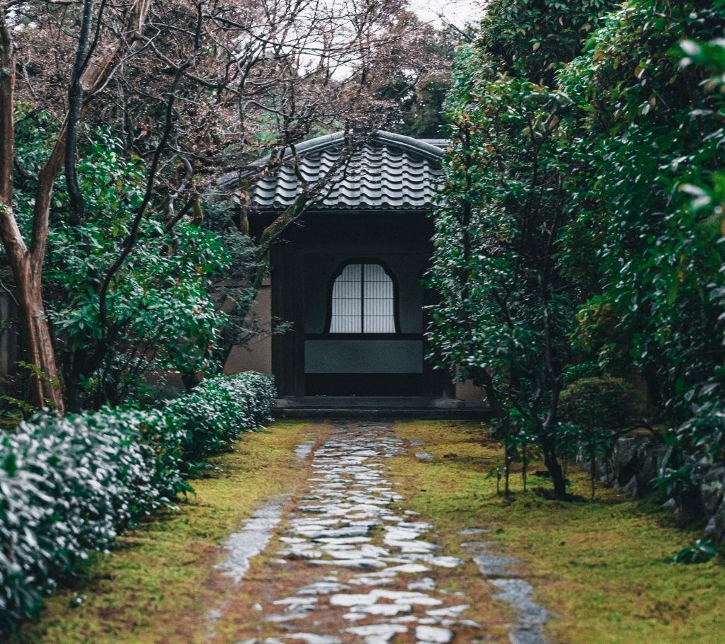 Kyoto sightseeing tour: exclusive temple tours, meditation lessons, and ...