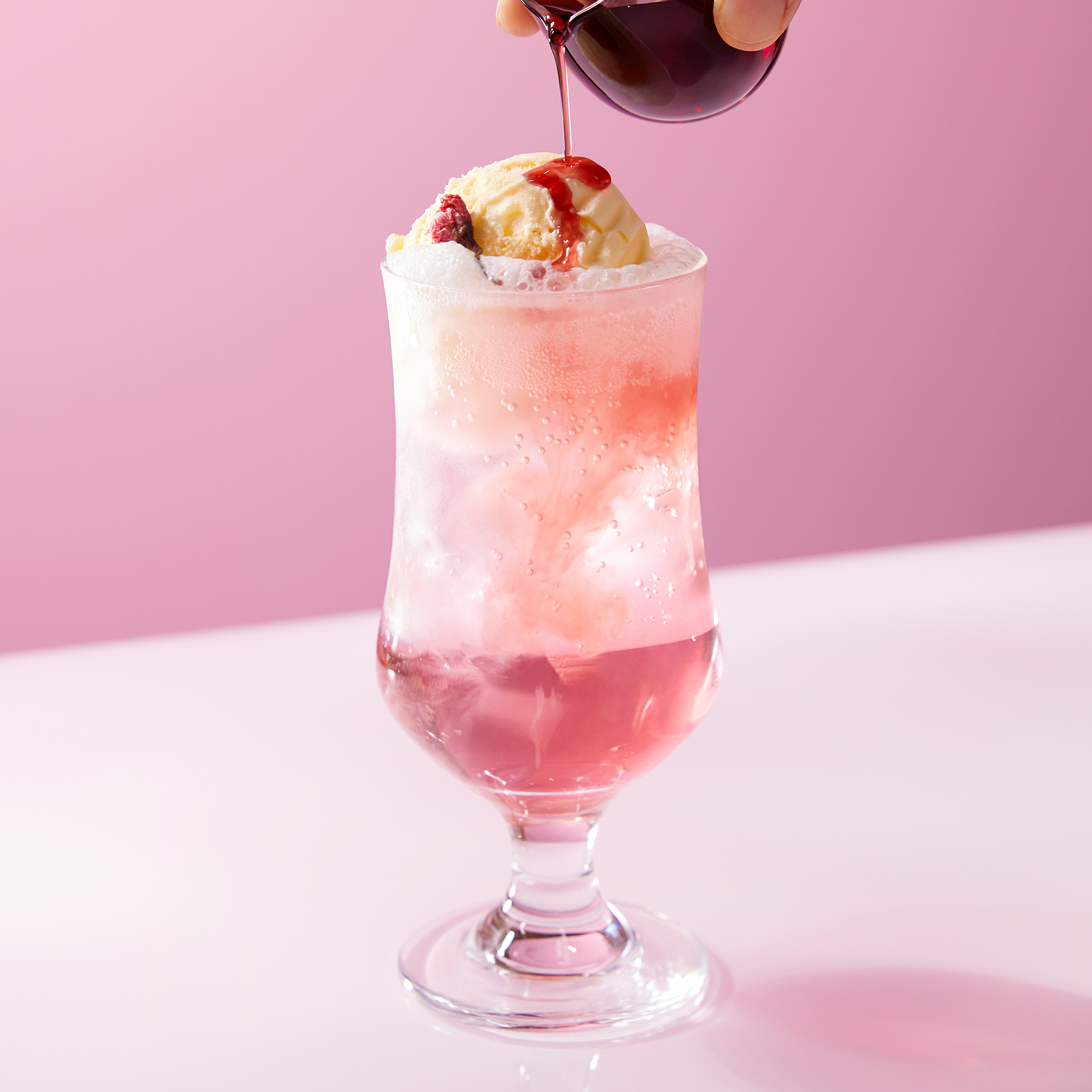 Starbucks Japan unveils new sakura drinkware and menu items at the Tok ...