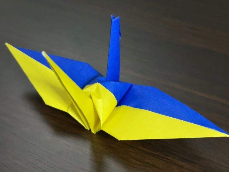 How to make Ukrainian flag origami crane paper | SoraNews24 -Japan News-