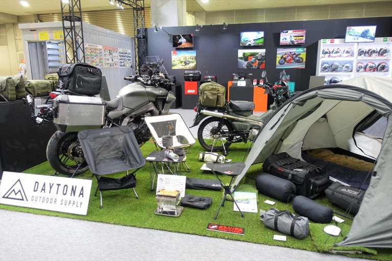 The beautiful masked booth models of the Tokyo Motorcycle Show【Photos ...