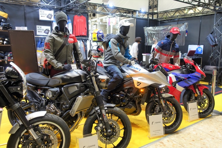 The beautiful masked booth models of the Tokyo Motorcycle Show【Photos ...