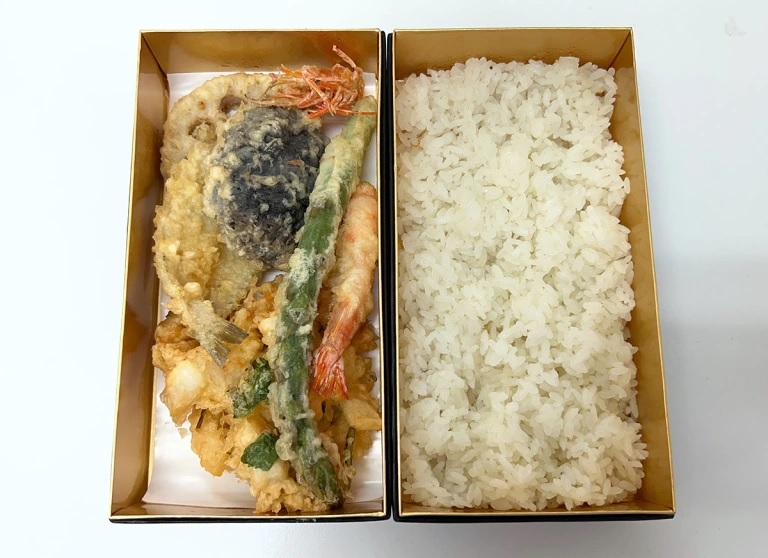 Cheap vs. expensive — Is a premium-priced tempura bento really worth it ...