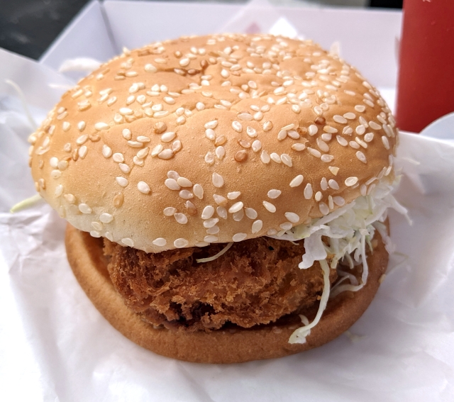 Japan’s new “Takoyaki? Burger” reimagines takoyaki for the fast food ...