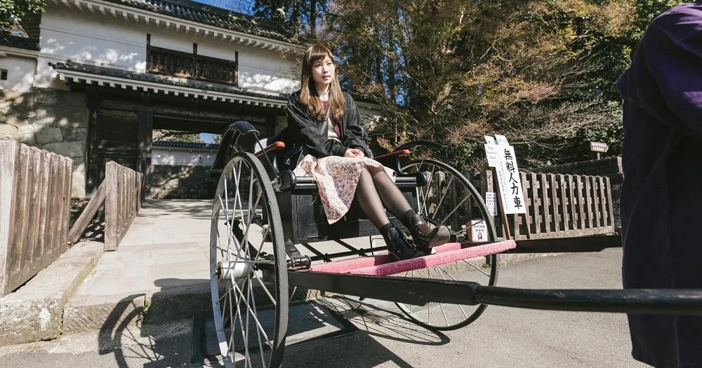 Why are almost all women you see riding rickshaws in Japan cute? We ask ...