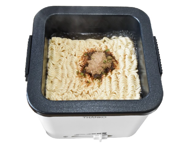 Japan’s one-person instant ramen pot may be the one and only cooking ...