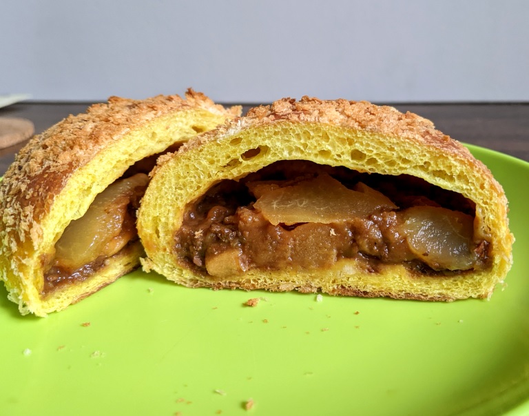 This Tokyo bakery gives its curry bread a special Aomori ingredient for ...