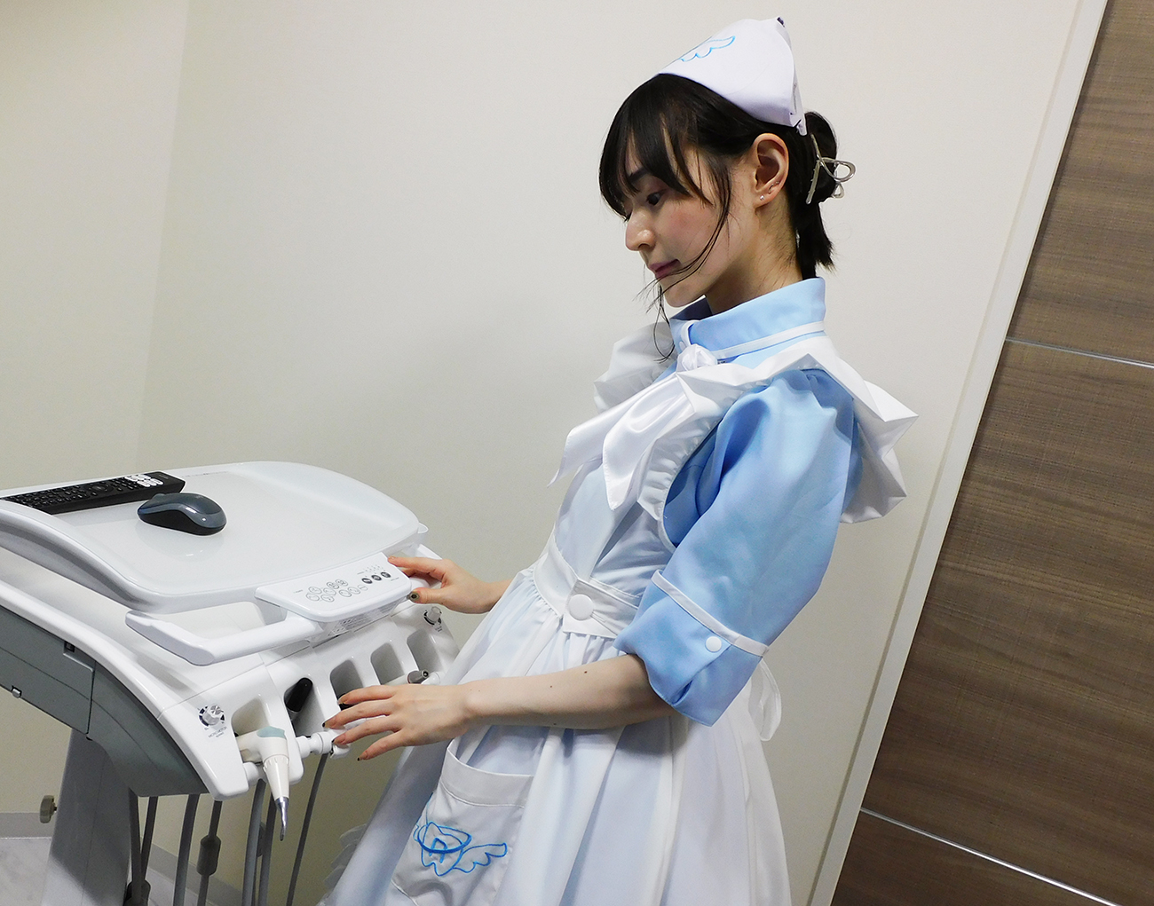 Akiba Dental Clinic: The Akihabara dentist where a moe maid in cosplay ...