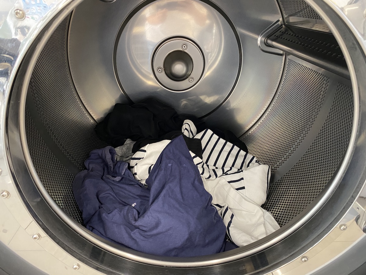 Famima Laundry: Japanese convenience store adds laundromat to store in ...