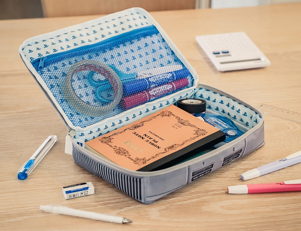 PouchStation — Cool multi-pouches look just like the first-gen ...