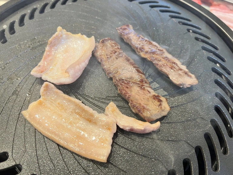 Is Daiso’s 500-yen grilling plate good enough for at-home yakiniku ...