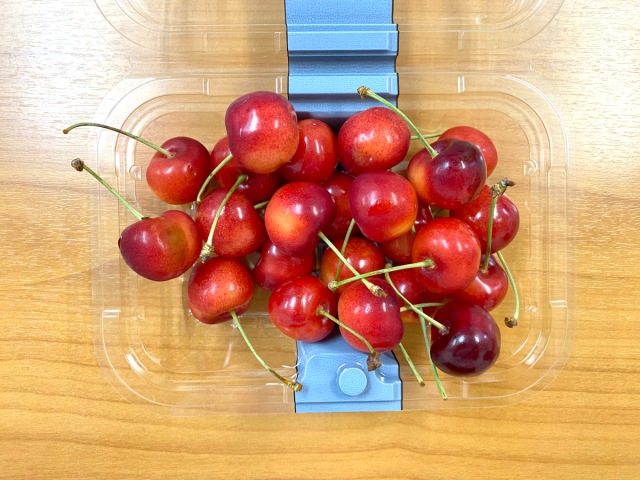 Do expensive 10,000 yen Japanese cherries taste better than cheap ones ...