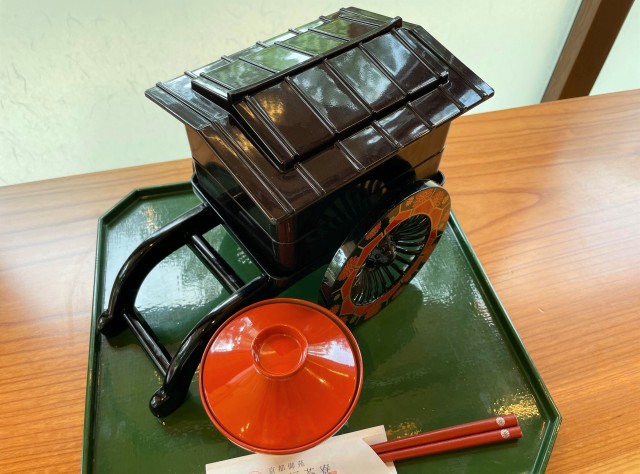 Lunch at Kyoto Gyoen National Garden, delivered in an Imperial carriage ...