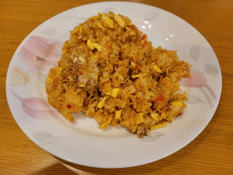 Making spicy instant ramen fried rice, Korea’s latest viral food trend ...