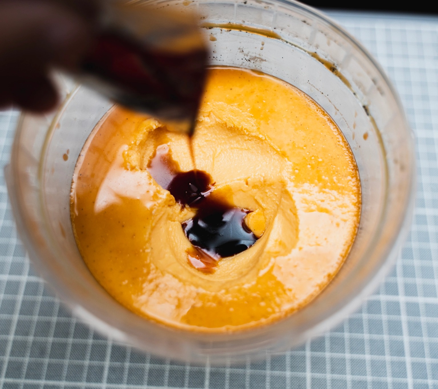 We fall in love with a bucket of Japanese custard pudding【Taste test ...