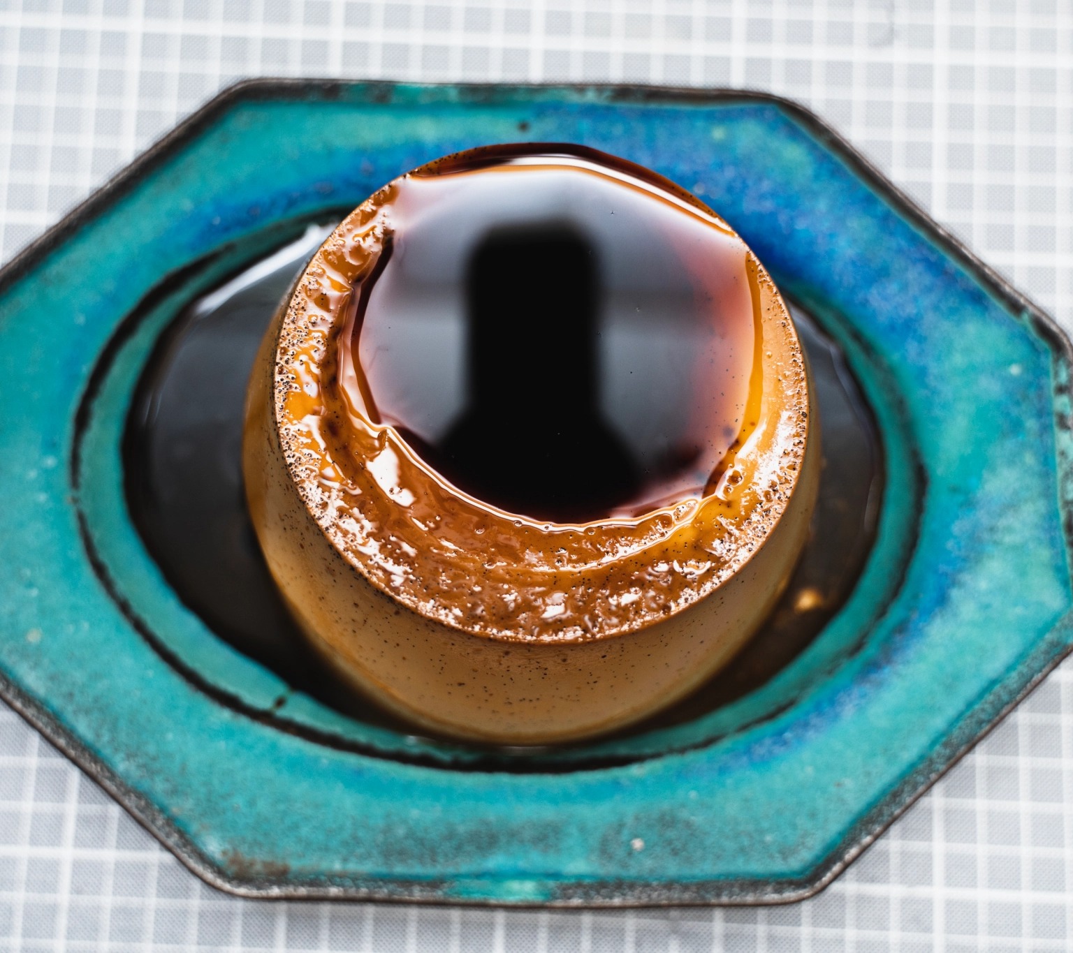 We fall in love with a bucket of Japanese custard pudding【Taste test ...