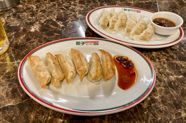 Chowing down on dirt-cheap gyoza and insane portions at Fukuoka’s Gyoza ...