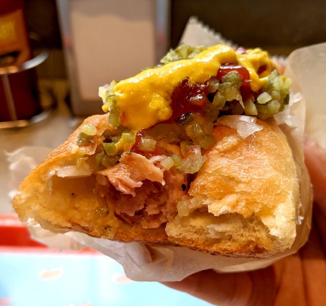 Sous chef at a Michelin-starred restaurant makes hot dogs classy in ...