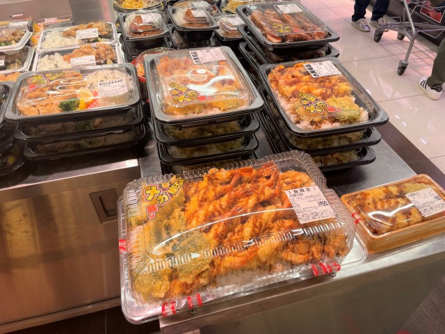 Meet the Mega Bento, a Japanese meal that’s heavier than a newborn baby ...