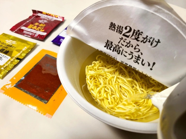 Is Japan’s new pain-in-the-butt instant ramen also a joy in the stomach ...