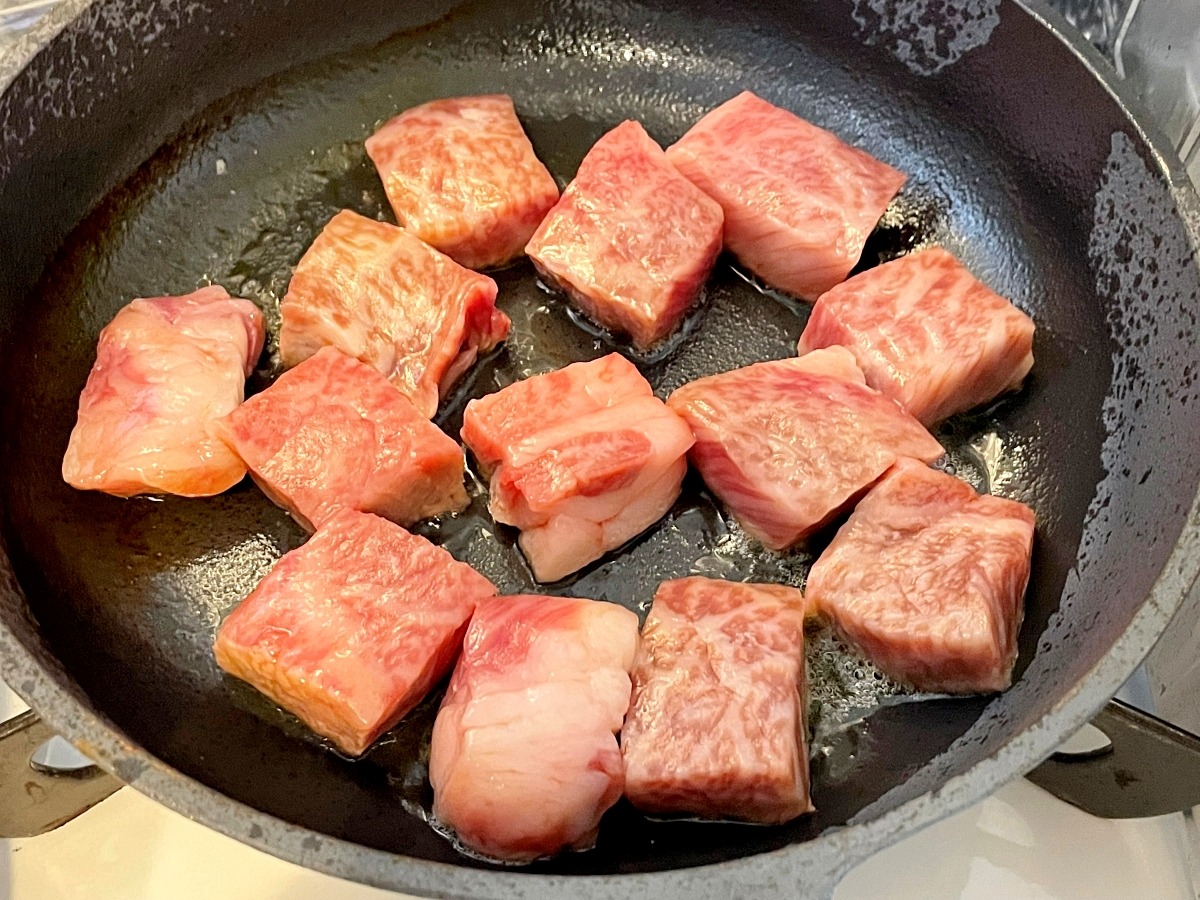 Bulky boxes of wagyu beef can be yours with Japan’s rental frying pan ...