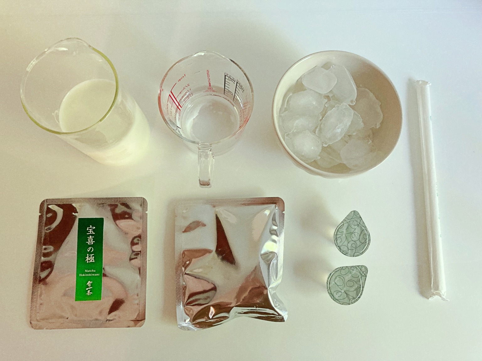 Make luxurious, stylish green tea at home with this matcha warabi latte ...