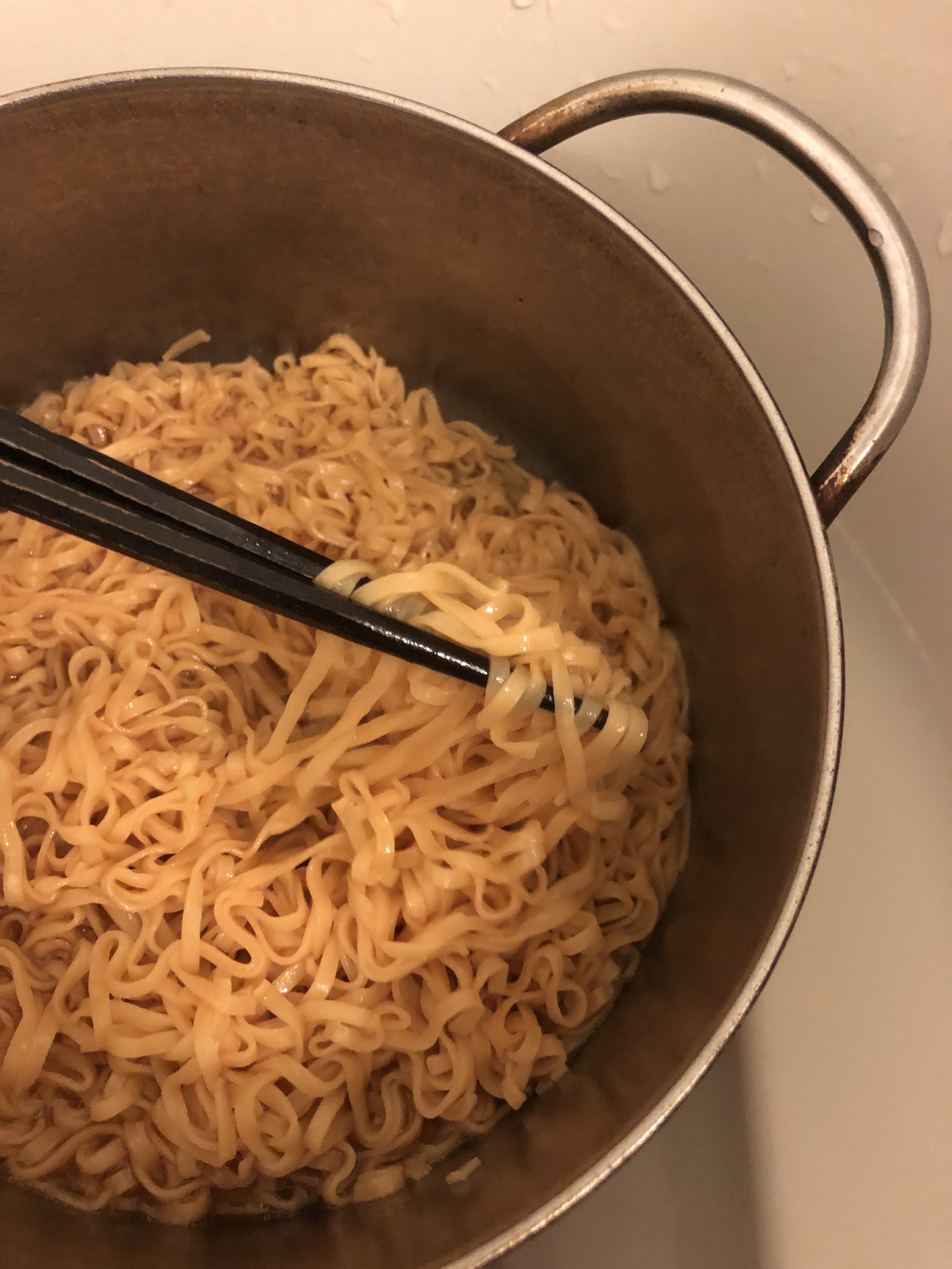 Does eating ramen out of a pot in the bathtub change the taste ...