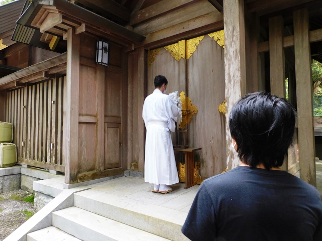 Visit the mythical cave that hid the Sun Goddess in Japanese mythology ...