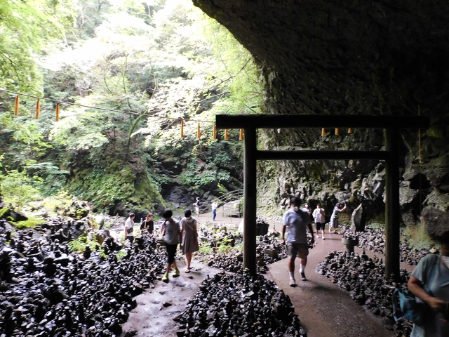 Visit the mythical cave that hid the Sun Goddess in Japanese mythology ...