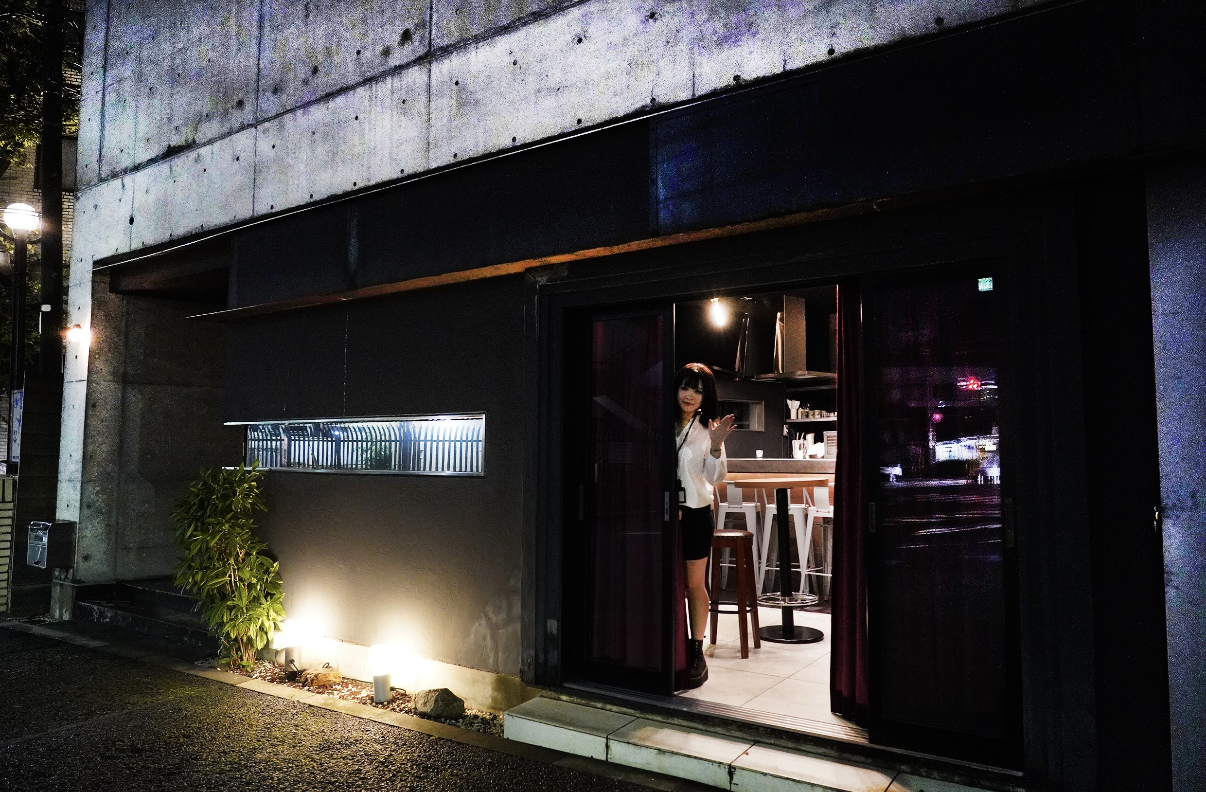 English-speaking-only bar opens in Osaka and Tokyo, yellow cards for ...