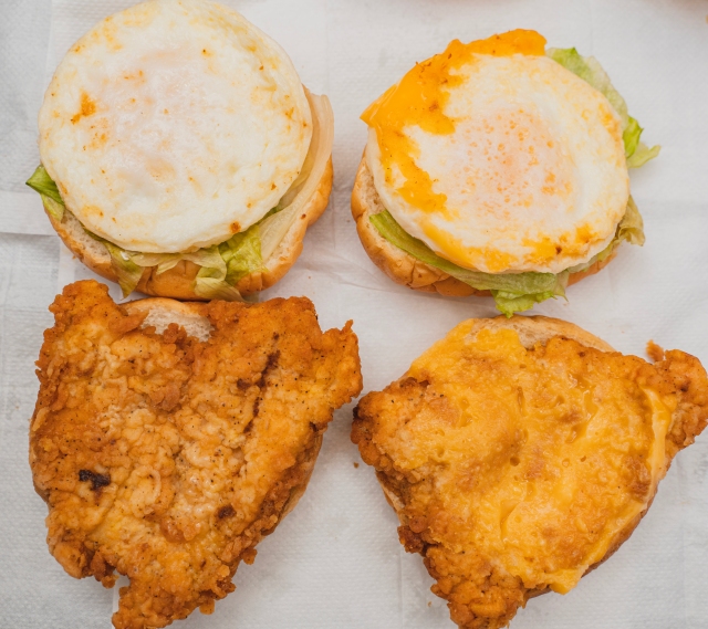 Eating ALL the McDonald’s and KFC Tsukimi Moon Viewing Burgers in Japan ...