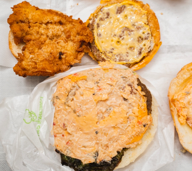 Eating ALL the McDonald’s and KFC Tsukimi Moon Viewing Burgers in Japan ...