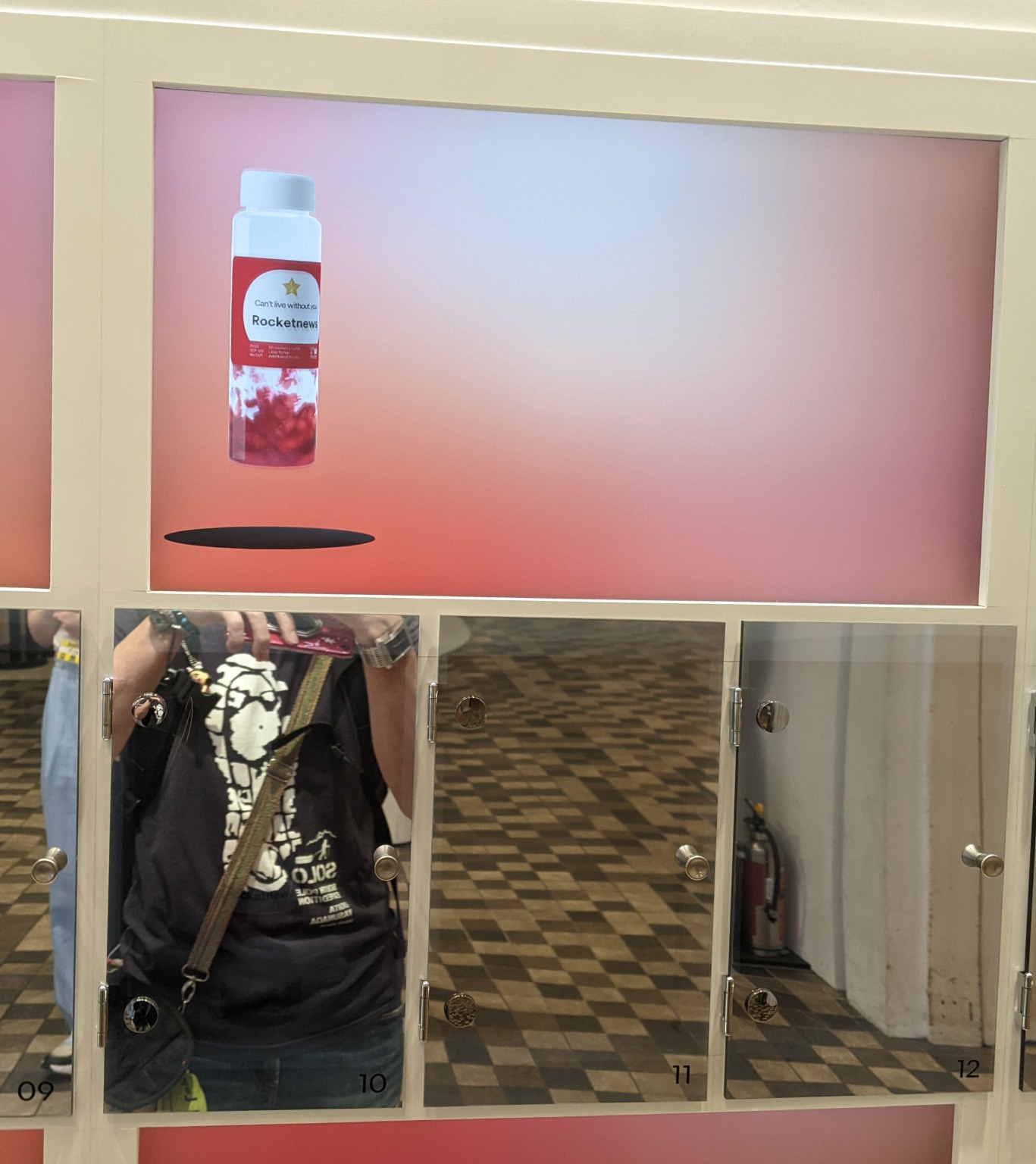 Futuristic drinks stand in Tokyo lets you order cute, personalised ...