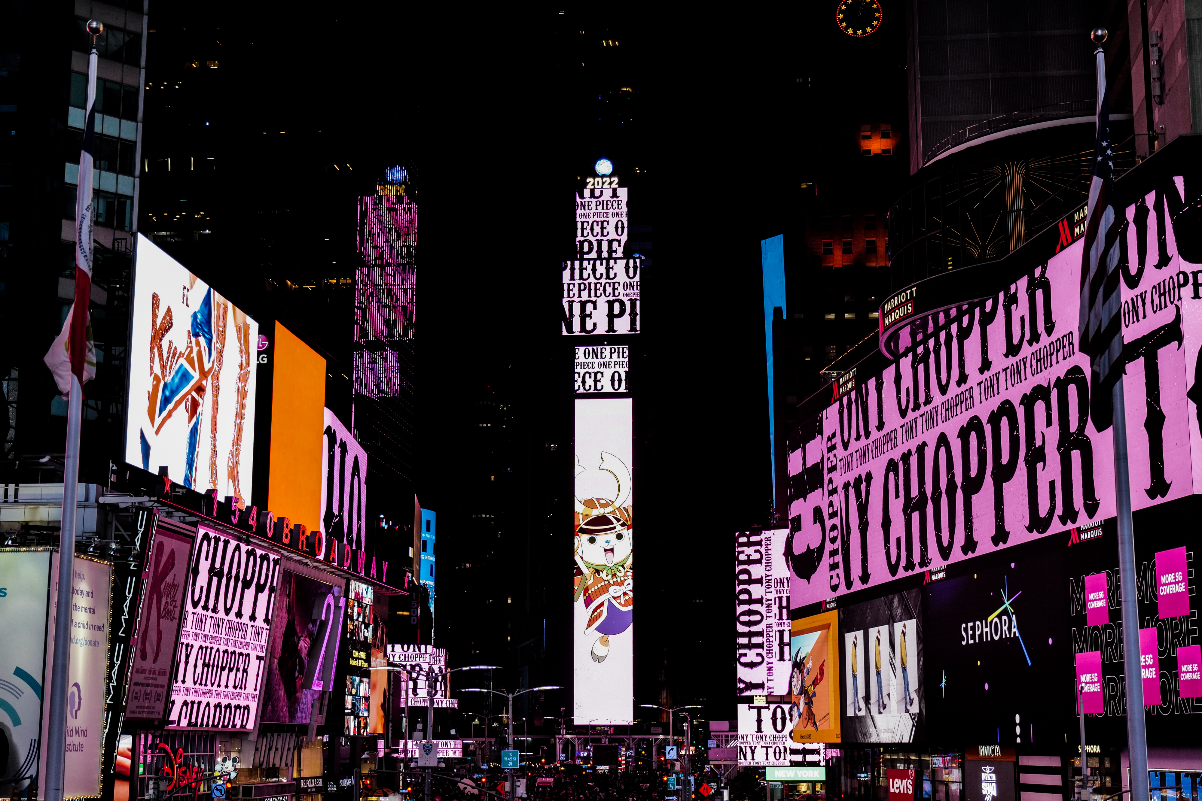 Times Square taken over by Straw Hat Pirates ahead of One Piece release ...